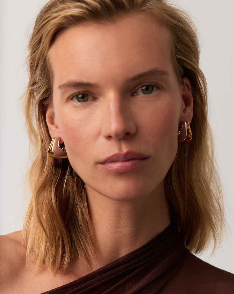 Hera Dome Double Ridge Medium Hoop Earrings | Missoma