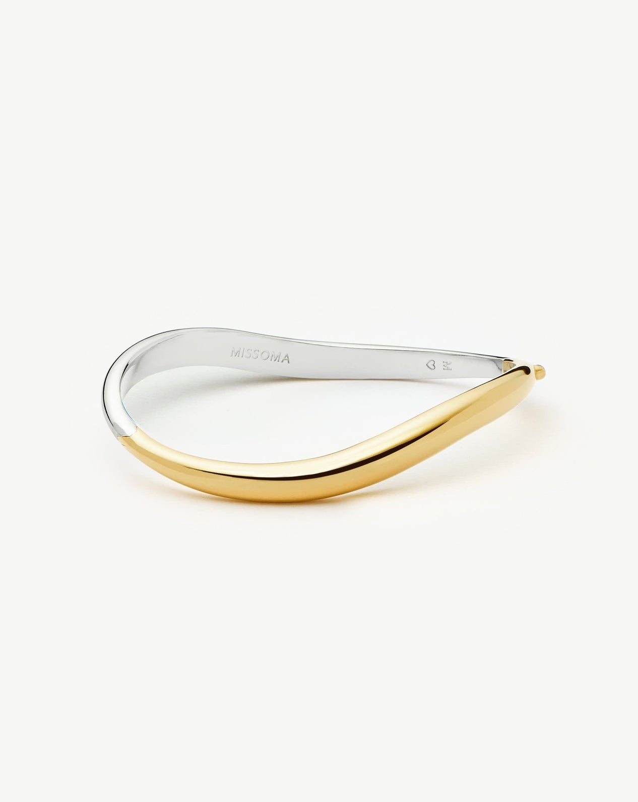 Bangle & Cuff Size Guide with Chart | Missoma US
